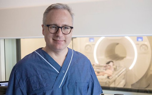 Fredrik använder AI för att hitta fler tidiga fall av cancer